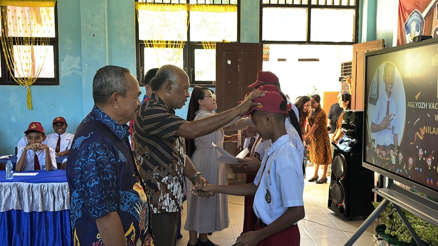 Penuh Haru, SD YPPK Santa Maria Regina Waisai Resmi Lepas 30 Siswa ...